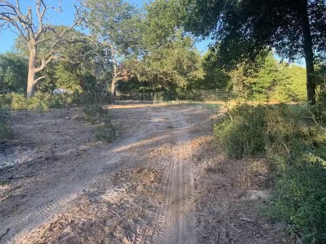 8214 Thompson Rd, Calvert, TX 77837 MLS 52613303