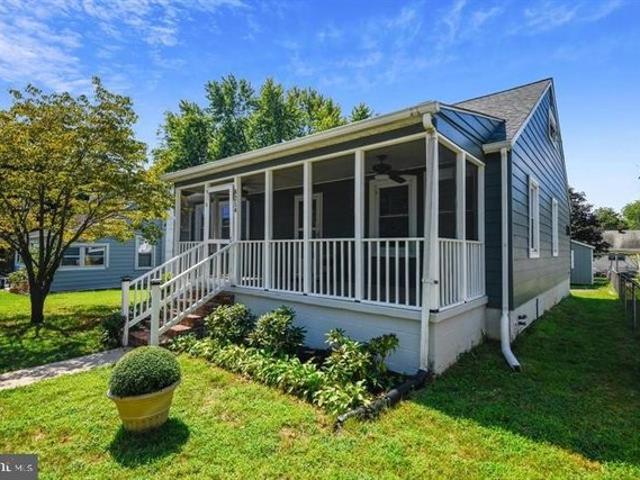 8214 W End Dr, Orchard Beach, MD 21226