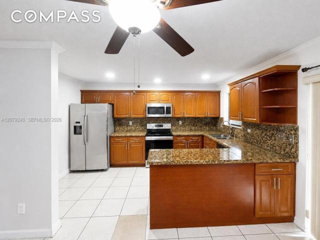 8215 SW 23rd Ct 17D, North Lauderdale, FL