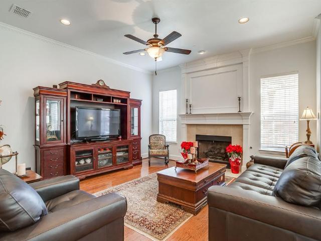 8216 Dogwood Ln, Irving, TX 75063 | MLS #21132 | Compass
