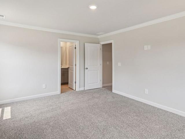 8216 Hidden Springs Trl, Charlotte, NC 28216