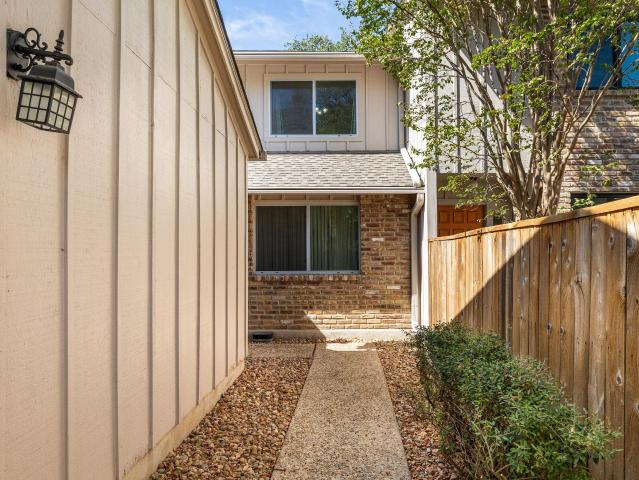 8216 Summer Side Dr
