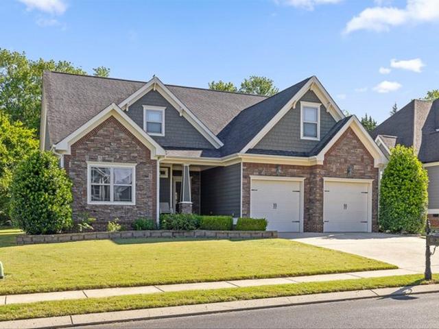 8217 Robertsview Dr, Ooltewah, TN 37363