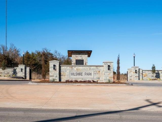 8217 Wilshire Park Dr W, Oklahoma City, OK 73116