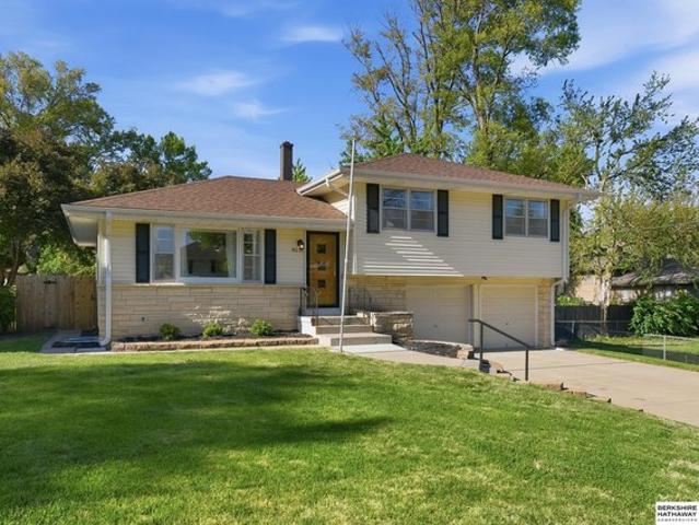 8218 Castelar St, Omaha, NE 68124