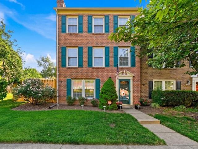 8218 Doctor Craik Ct, Alexandria, VA 22306