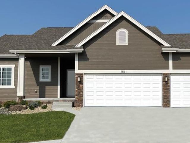 8219 N 175th Ave, Bennington, NE 68007