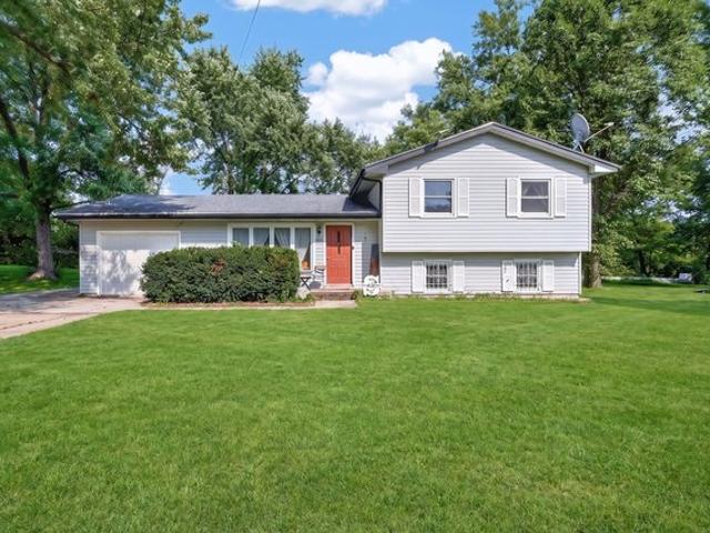 8219 Lista Ln, Des Moines, IA 50320