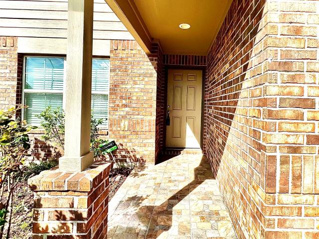 8210 Oakleaf Meadow Court
