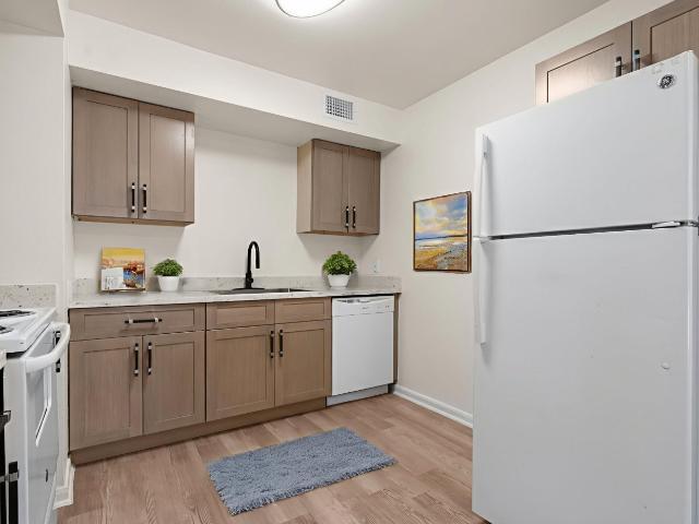 8210 Bauman Rd, Unit 28, Houston, TX 77022 | MLS #85172