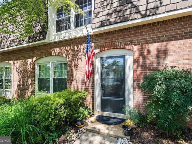 8210 Carrleigh Pkwy Unit 6, Springfield, VA 22152