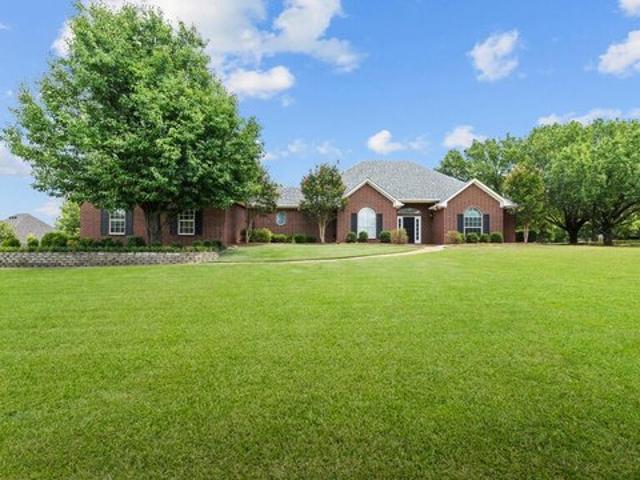 8210 Quail Hollow Dr, Texarkana, TX 75503