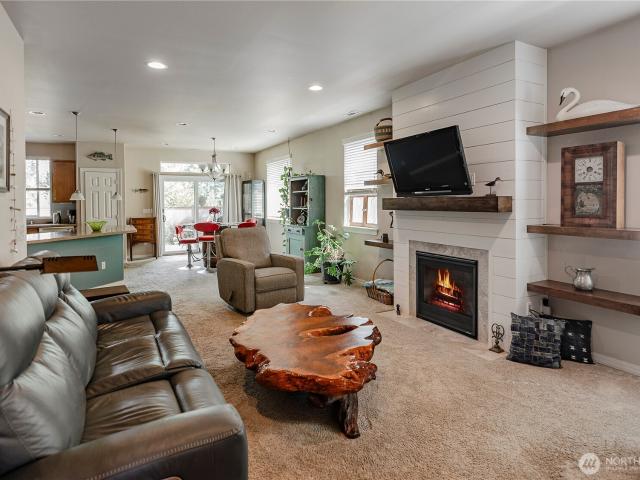 8210 Vashon Drive NE