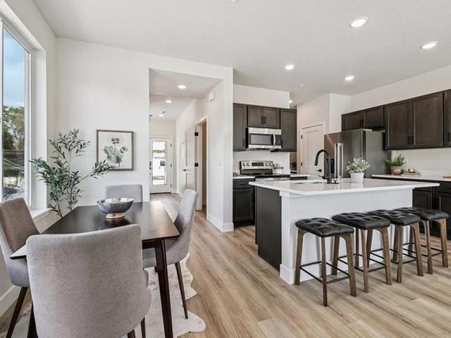 8210 W 10th Ave, Lakewood, CO 80214