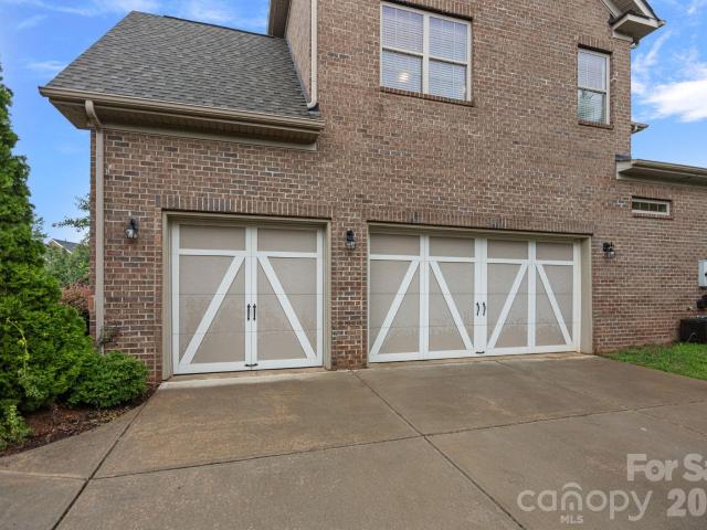 8211 Caesars Head Drive