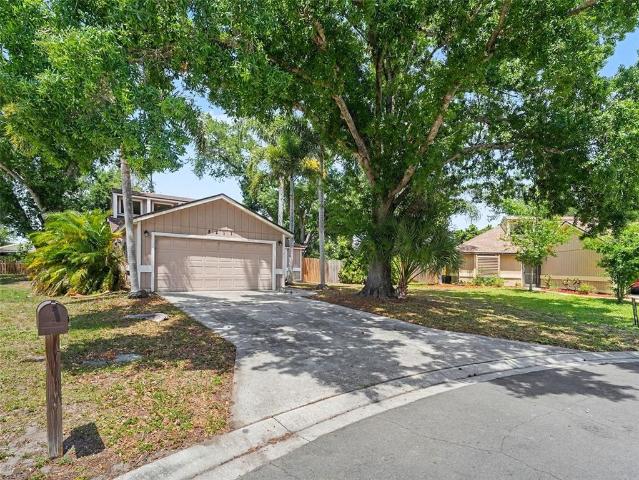 8211 Country Oaks Ct, Sarasota, FL 34243 | MLS #O6403