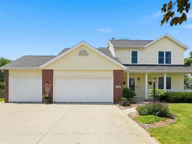 8211 Fallen Pine Ct, Fort Wayne, IN 46815