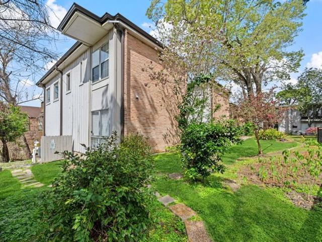 8211 Katy Fwy Apt 44, Houston, TX 77024