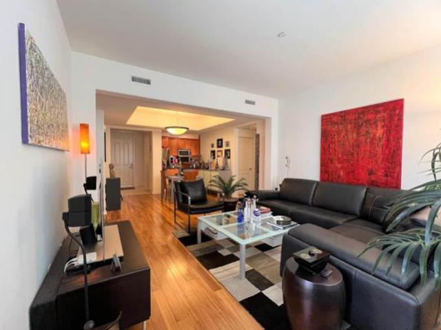 8211 Station Village Ln 1411 San Diego, CA 92108