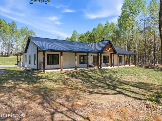 8212 Barker Rd