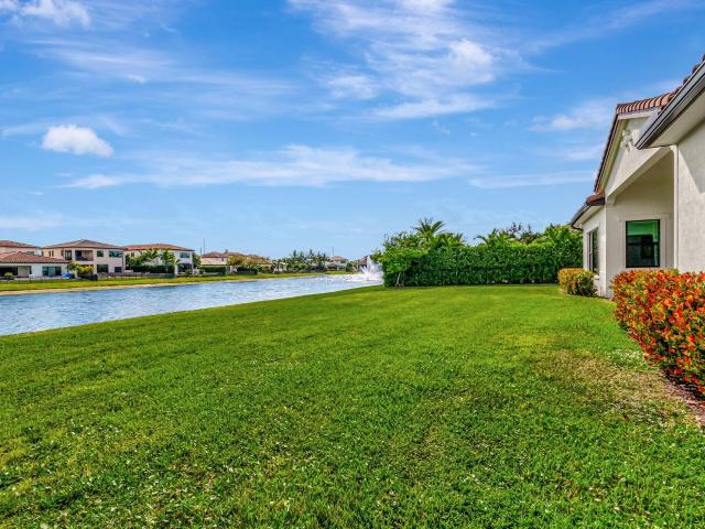 8212 Grand Prix Ln, Boynton Beach, FL 33472 | MLS #B26046
