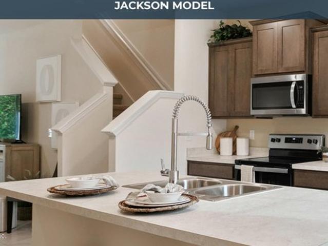 8212 Larose Rd, Jacksonville, FL 32211