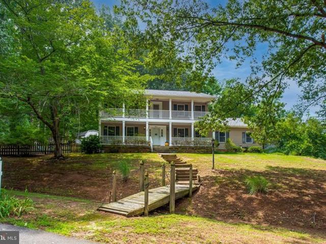 8212 Seven Pines Ln, Waldorf, MD 20603
