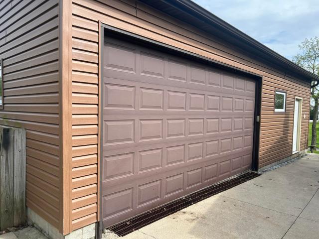 8212 W 128th Place