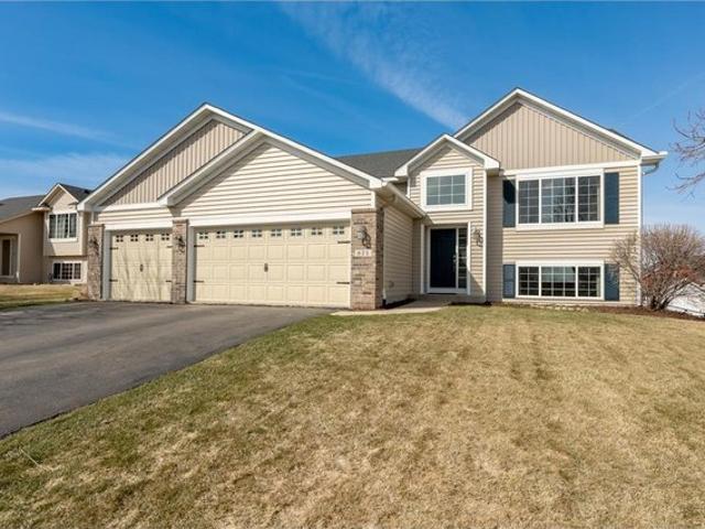 821 10th Ave NE, Lonsdale, MN 55046
