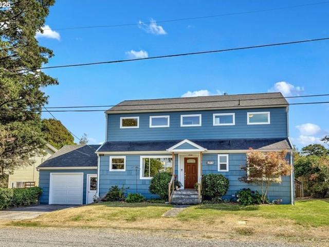 821 14th Ave, Seaside, OR 97138