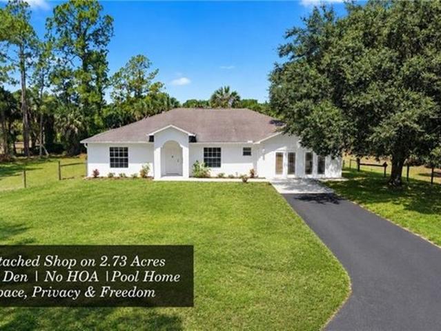 821 22nd St SE, Naples, FL 34117
