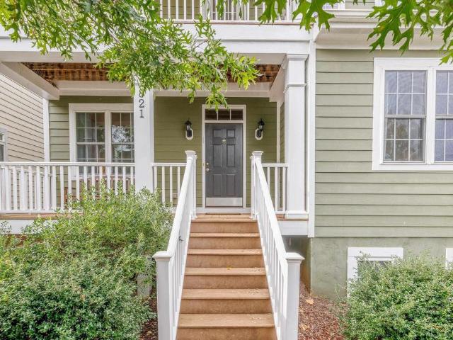 821 Cole St