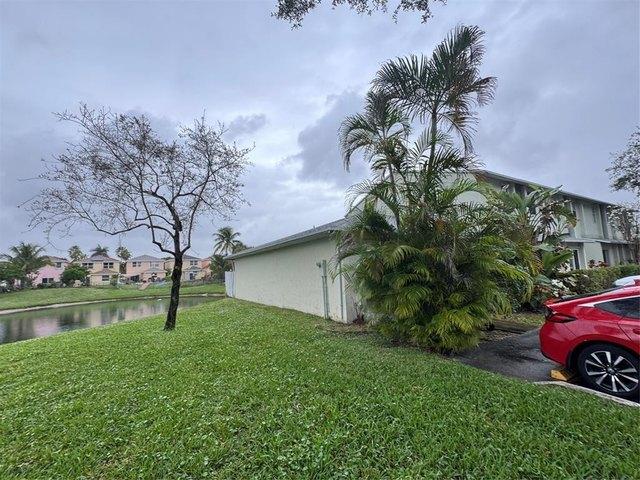 821 Crystal Lake Dr Unit 1101, Deerfield Beach, FL 33064