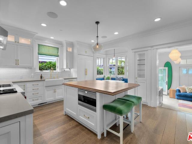 821 Amoroso Pl, Venice, CA 90291 | MLS #26865