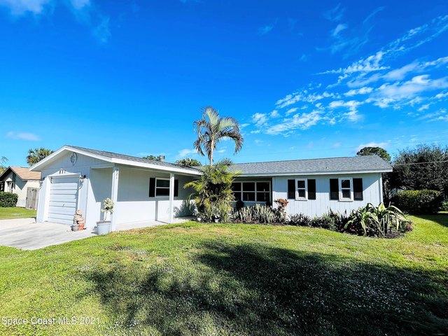821 Barber St, Sebastian, FL 32958