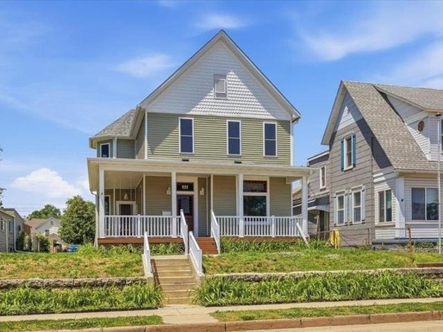 821 Garfield Ave, Dubuque, IA 52001