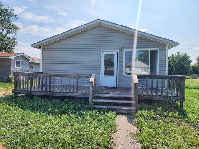 821 Garfield Ave, Grant, NE 69140