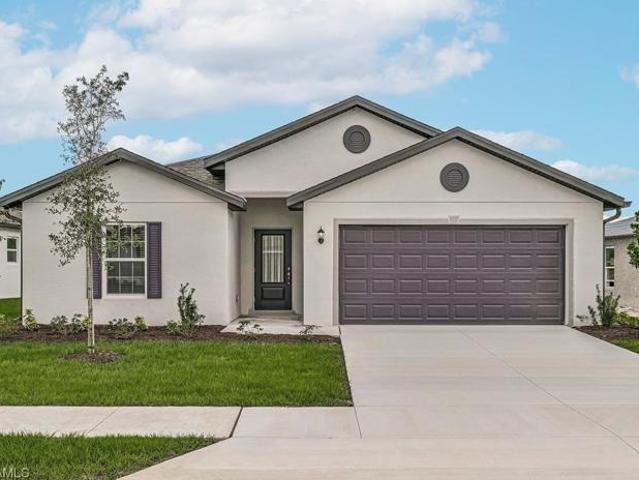 821 Gen D Macarthur Ave, Labelle, FL 33935