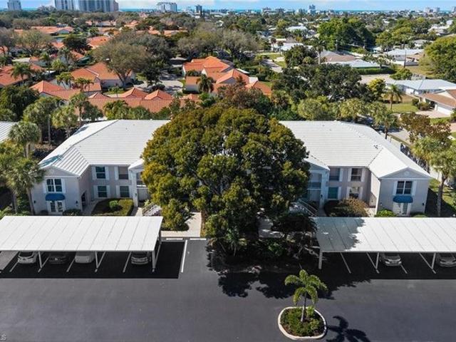 821 Gulf Pavilion Dr Apt 106, Naples, FL 34108
