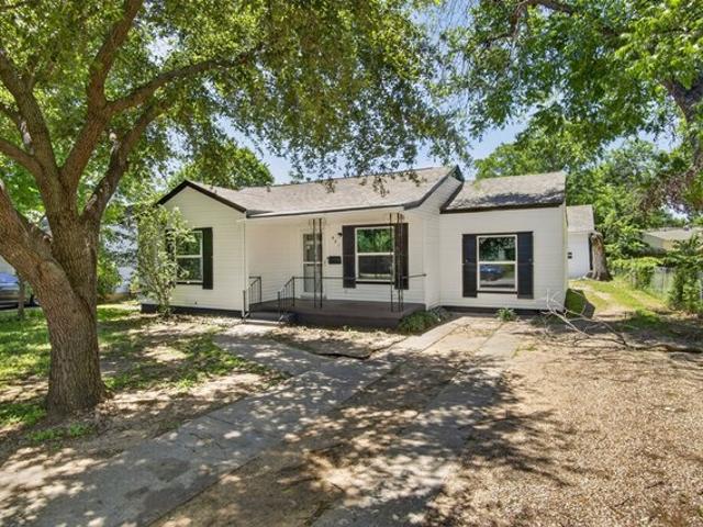 821 Gustav St, River Oaks, TX 76114