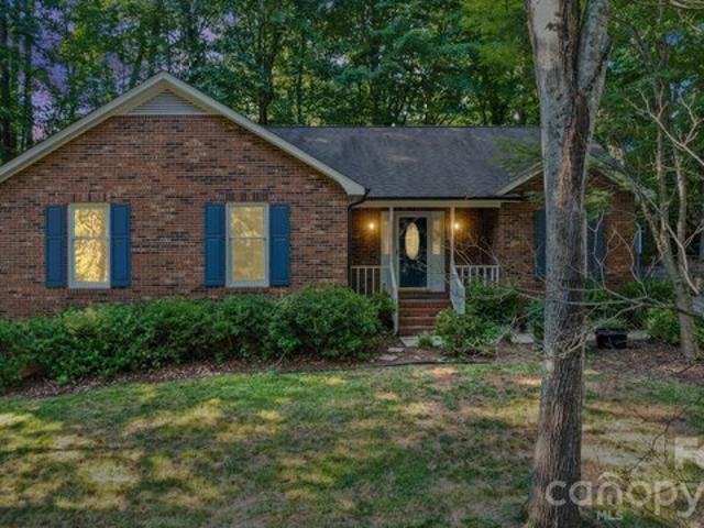 821 Deer Path Pl, Mooresville, NC 28115