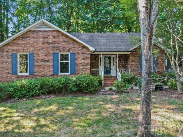 821 Deer Path Place
