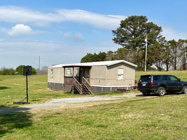 821 Dunn Road E