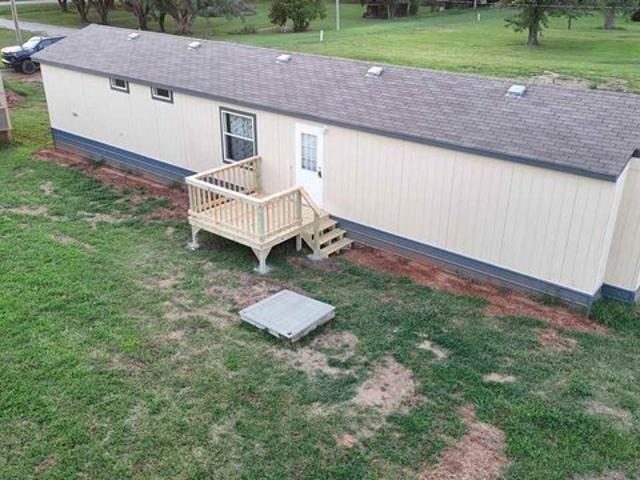 821 E 5th St, Newkirk, OK 74647