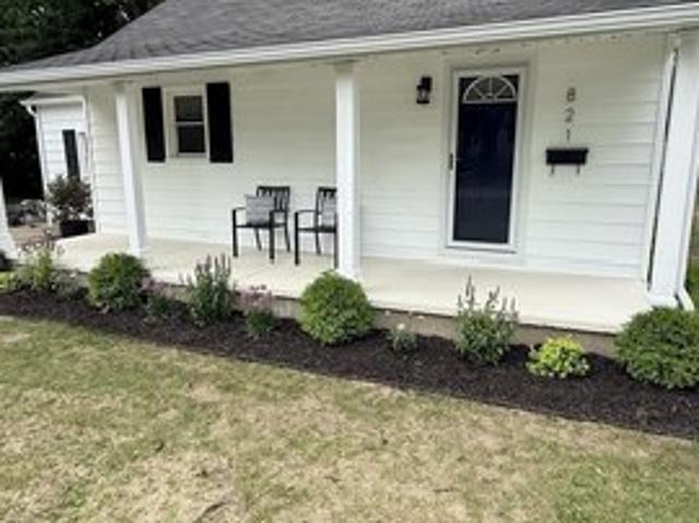 821 E Michigan St, Mount Pleasant, MI 48858