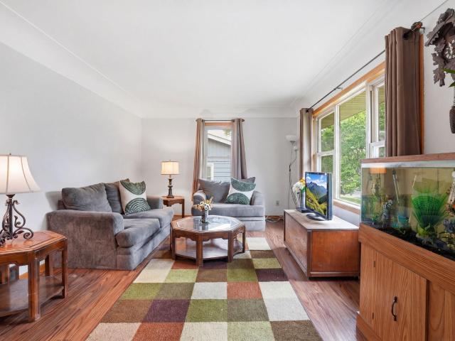 821 Elm Street W