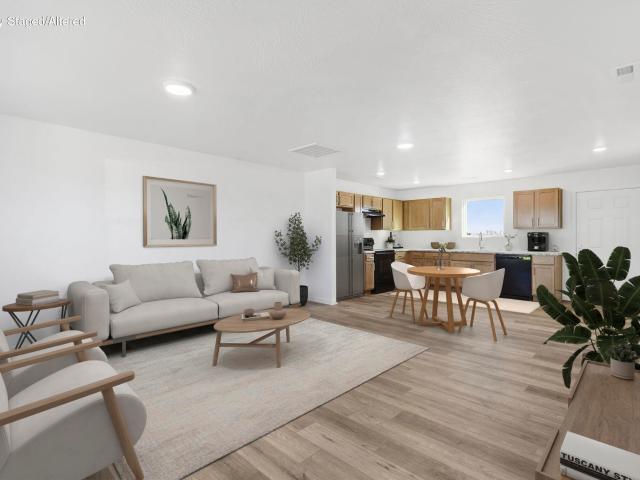 821 Hoffman Hills Boulevard