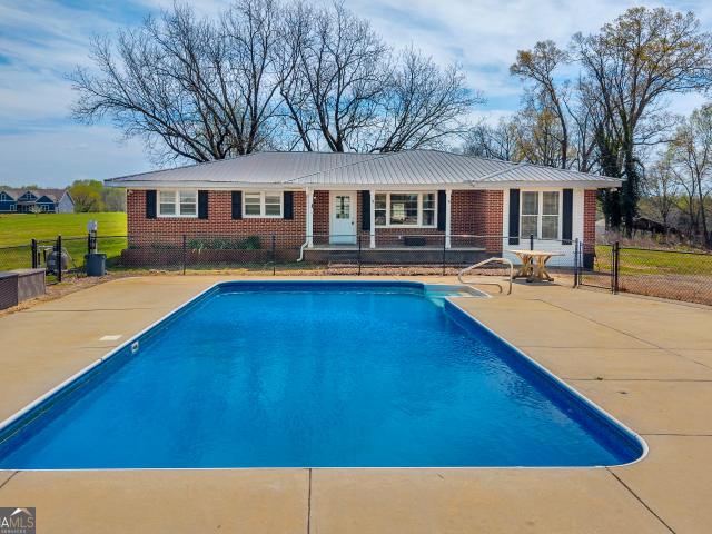 821 Highway 323, Gillsville, GA 30543 | MLS #10718