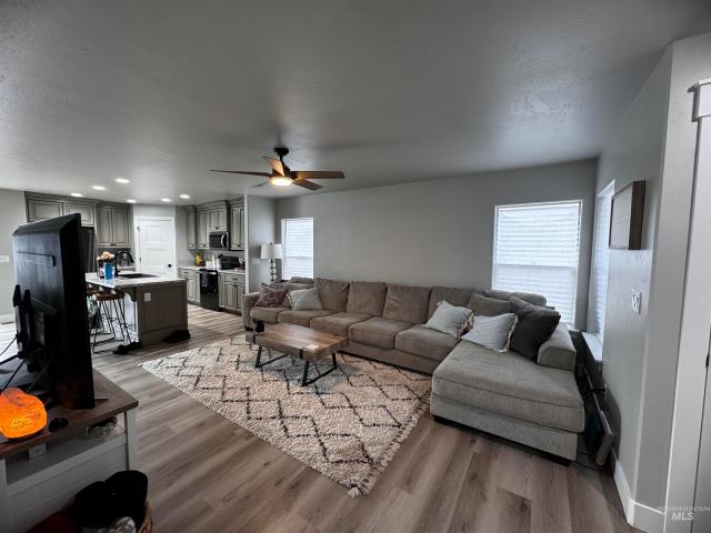 821 Jack Ave