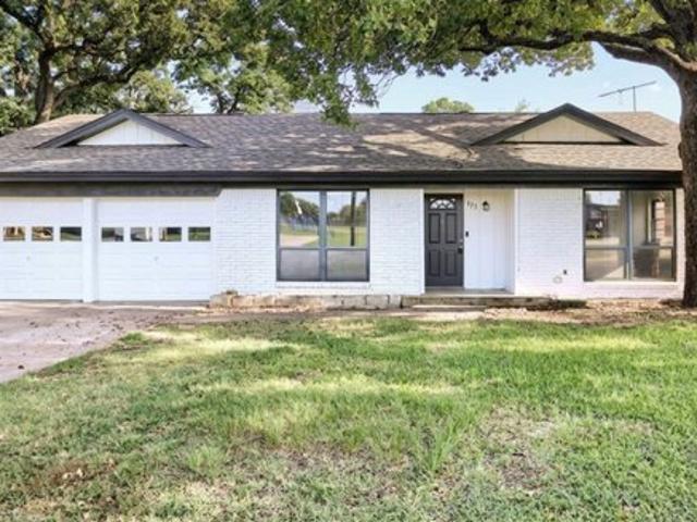 821 Oakwood Ave, Hurst, TX 76053
